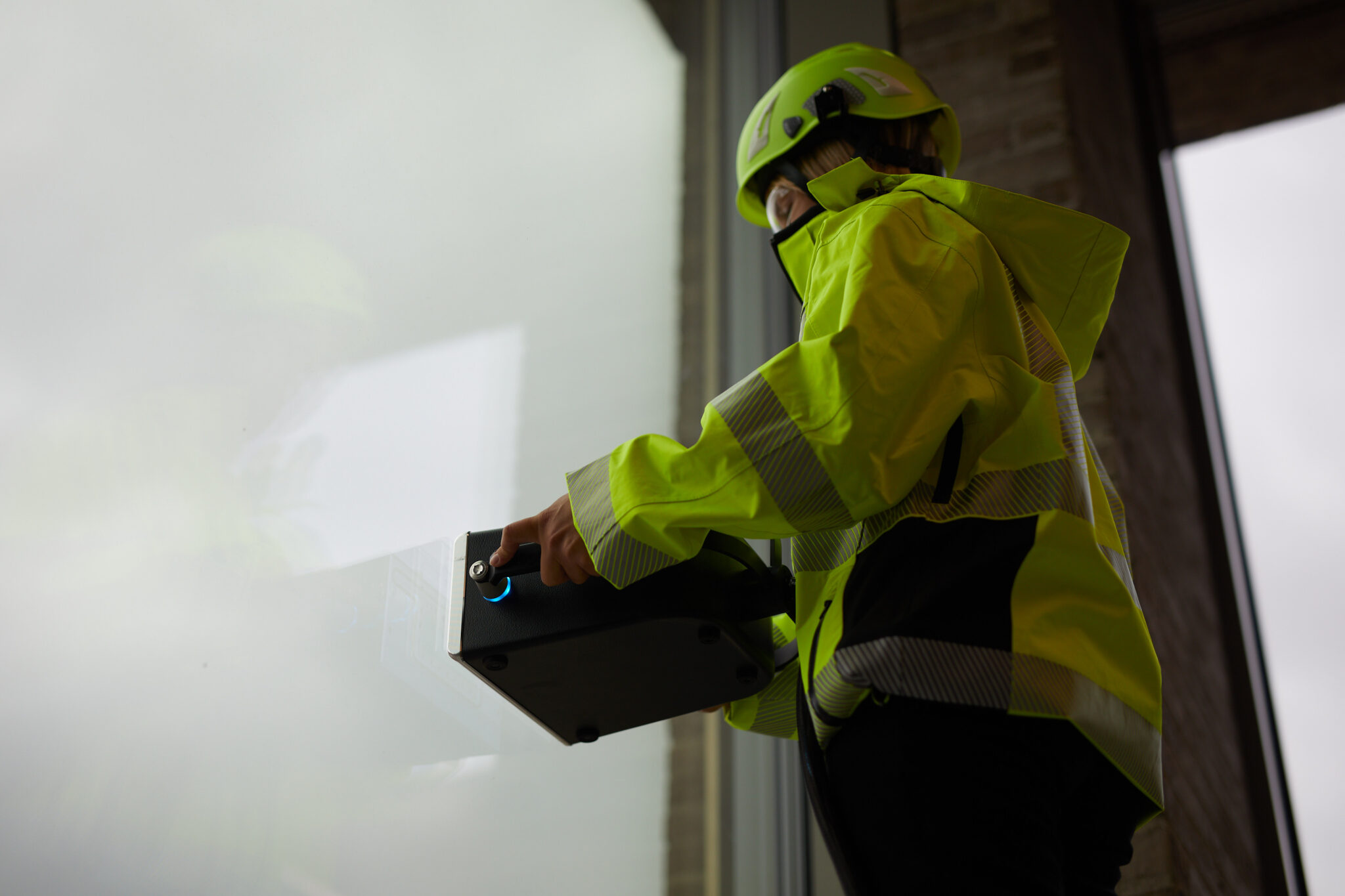 Sparklike | Non-destructive Insulating Gas Measuring Devices